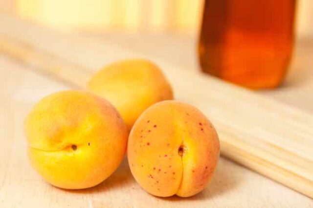 Apricot Nutrition: A Delicious Guide to Calories, Vitamins, and More ...