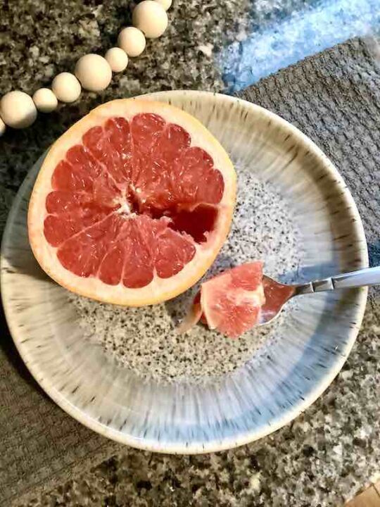 How To Cut A Grapefruit: 2 Super Easy Ways - Minneopa Orchards