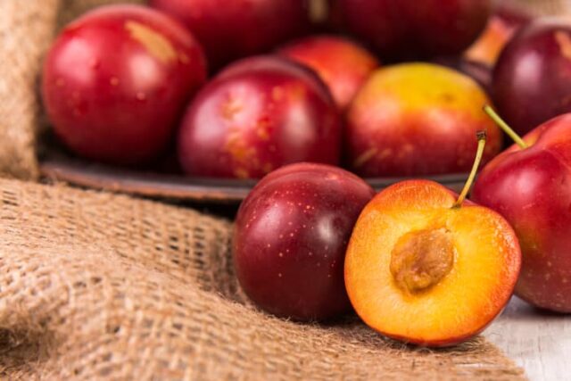 10 Benefits of Eating Plums For Your Body - Minneopa Orchards