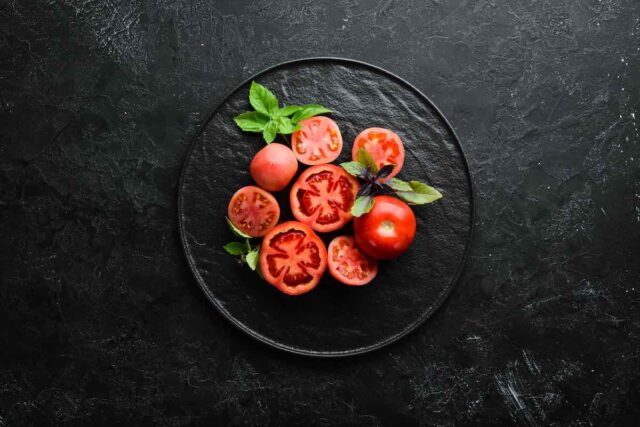 The Complete Tomato Nutrition Guide: 6 Benefits of Eating Tomatoes ...