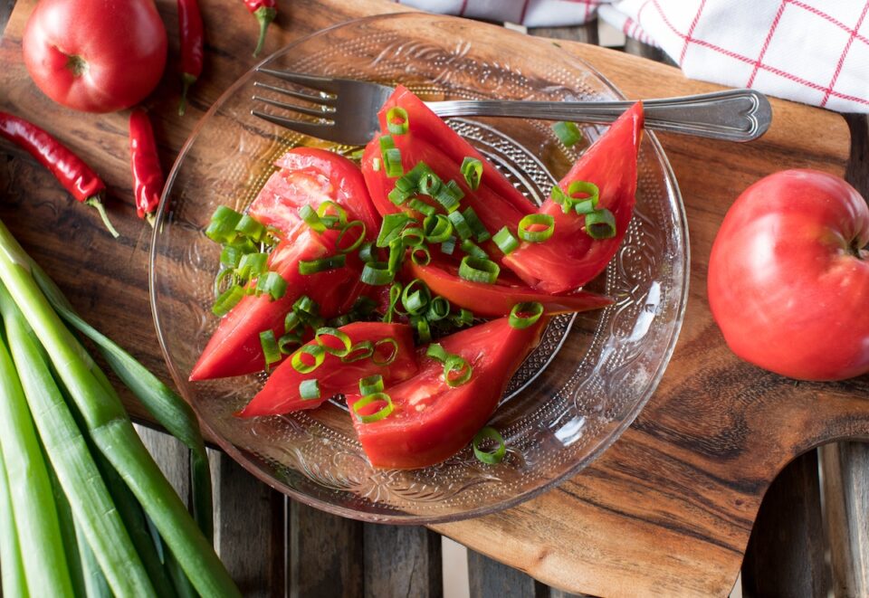All About The Distinctive Oxheart Tomato - Minneopa Orchards
