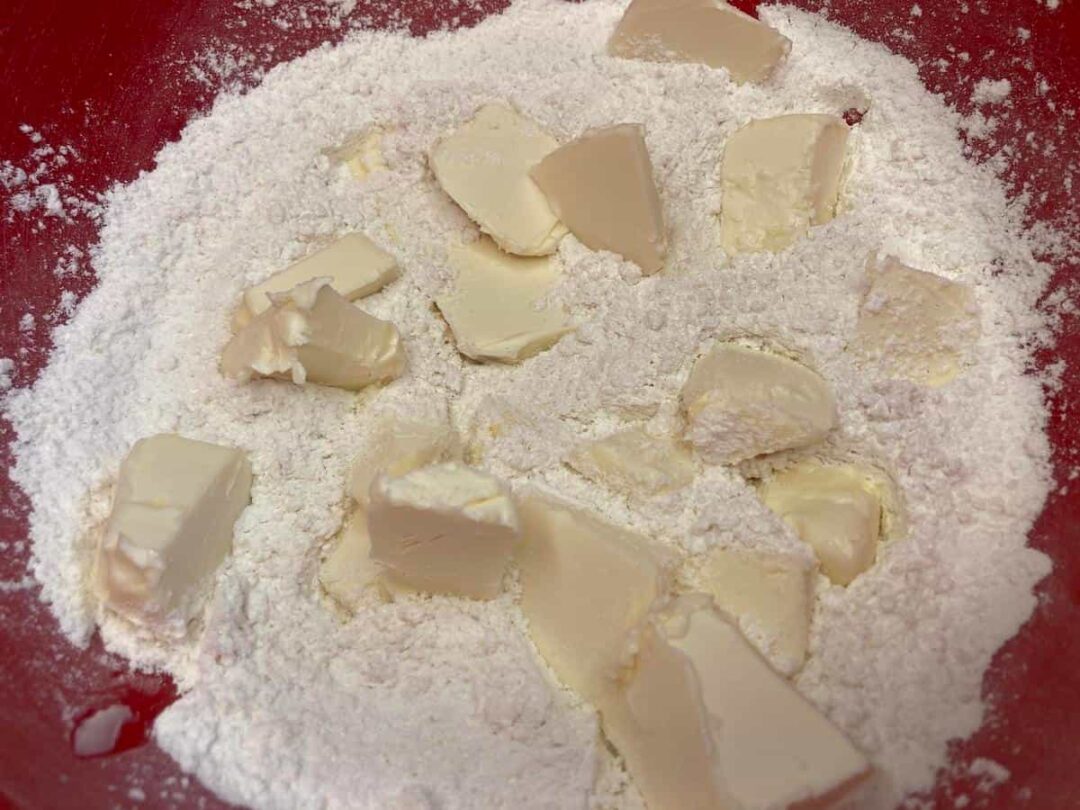 Old Fashioned Apple Raisin Pie Recipe: Perfect for Fall and Winter ...