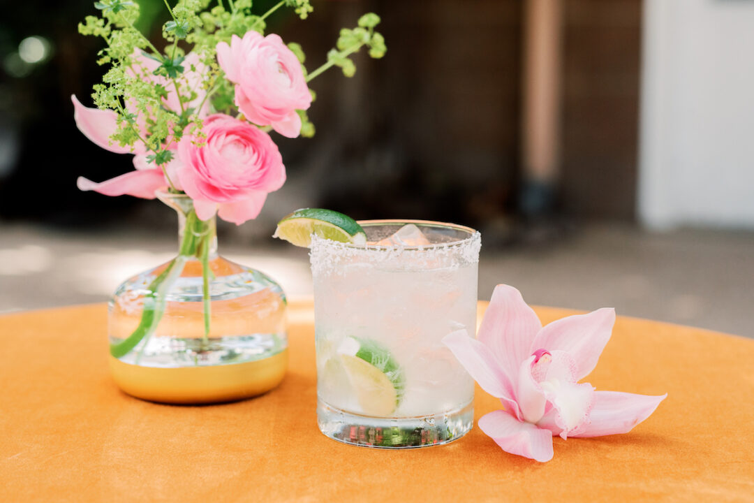 10 Edible Flowers For Cocktails: Add Some Flair To Your Drinks ...