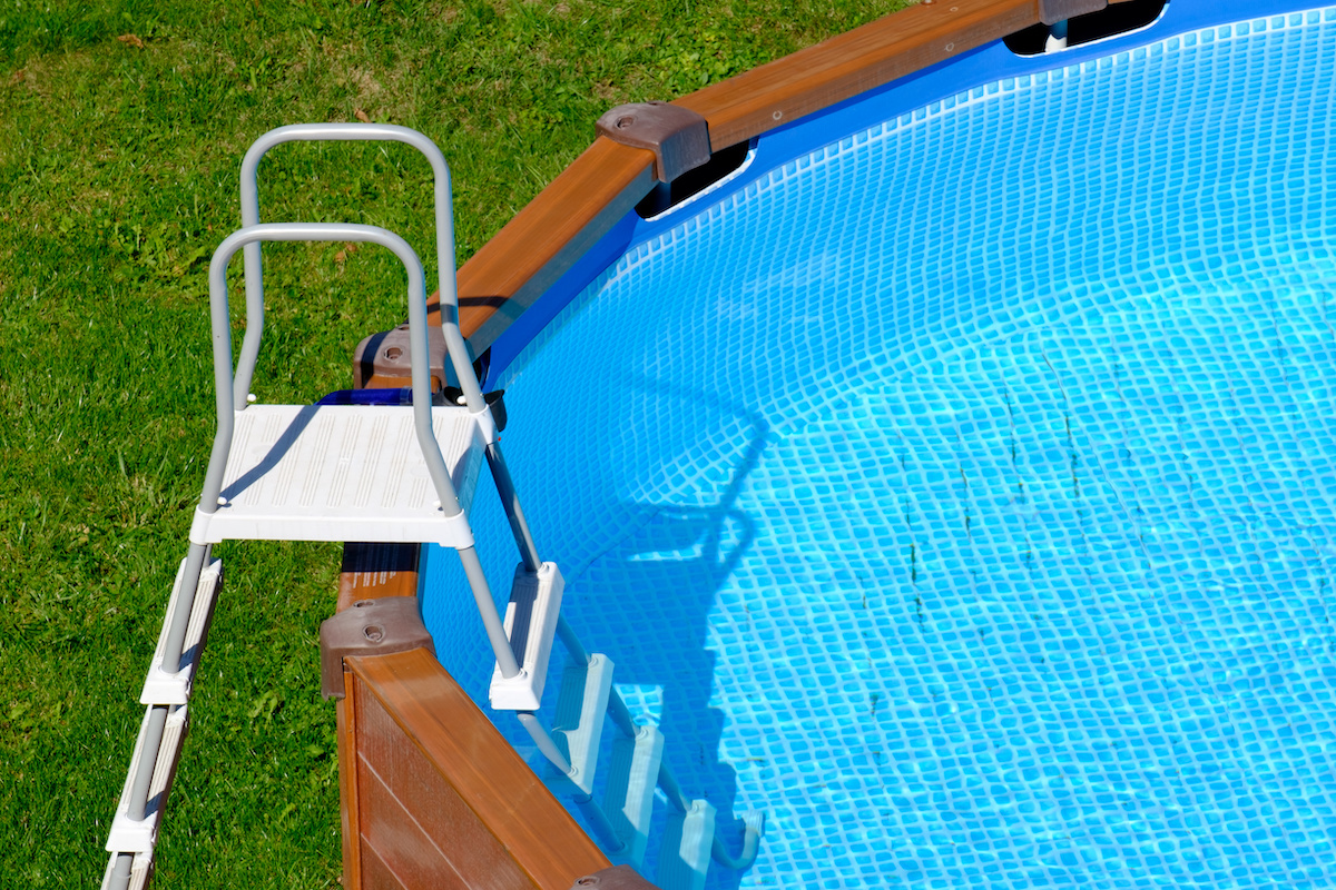 Backyard Mini Pool Installation: Maximizing Your Outdoor Space ...