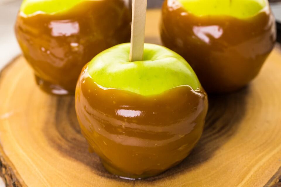 The Secret to Making the Best Caramel Apples - Minneopa Orchards
